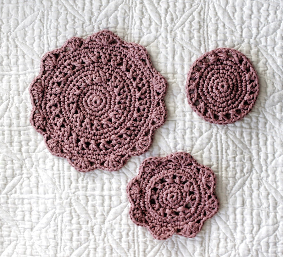 Miniature dollhouse rug OLD PINK – Zuri House